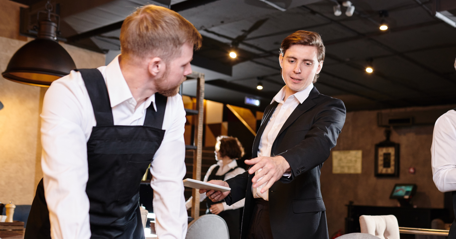 If someone treats service workers these 8 ways in public, they have ...