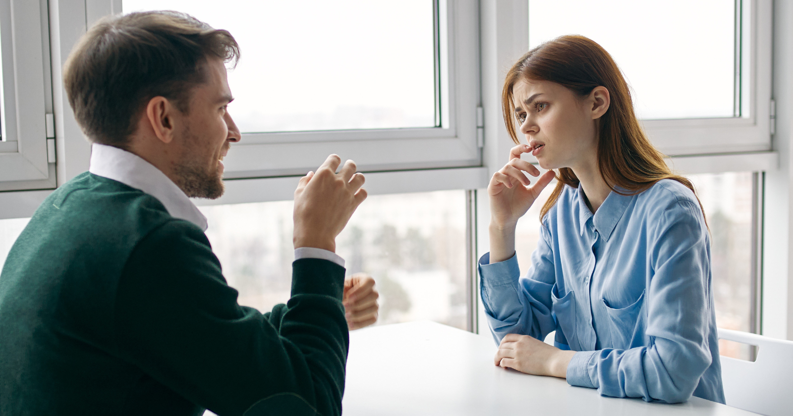 9 conversation topics that instantly reveal someone has weak social ...