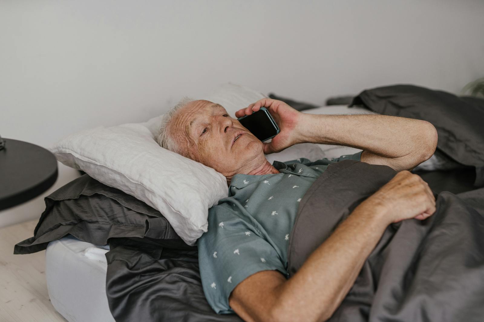 What neuroscience reveals about people who lie awake replaying ...